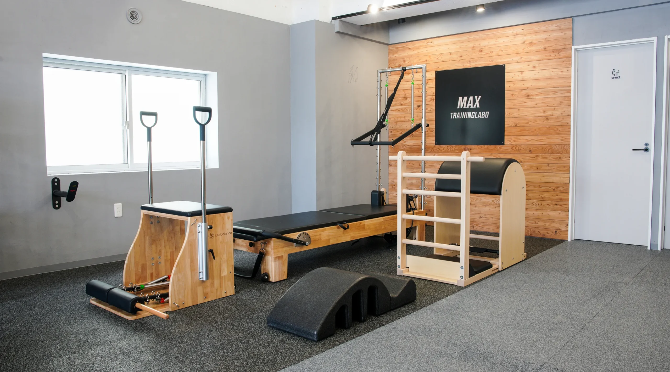 施設 - MAX TRAINING LABO